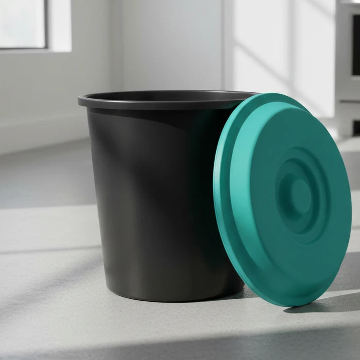Tacho 8 L negro con tapa Gemplast | Bolgror Uruguay – BOLGROR